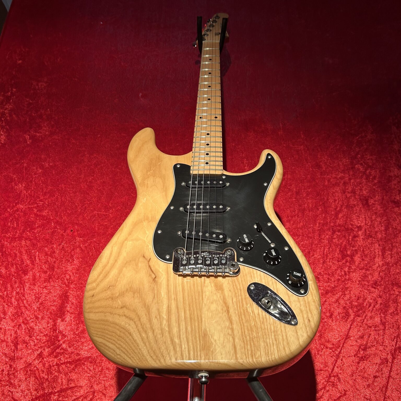 G&L Legacy Tribute Series Stratocaster Natural Gloss Finish