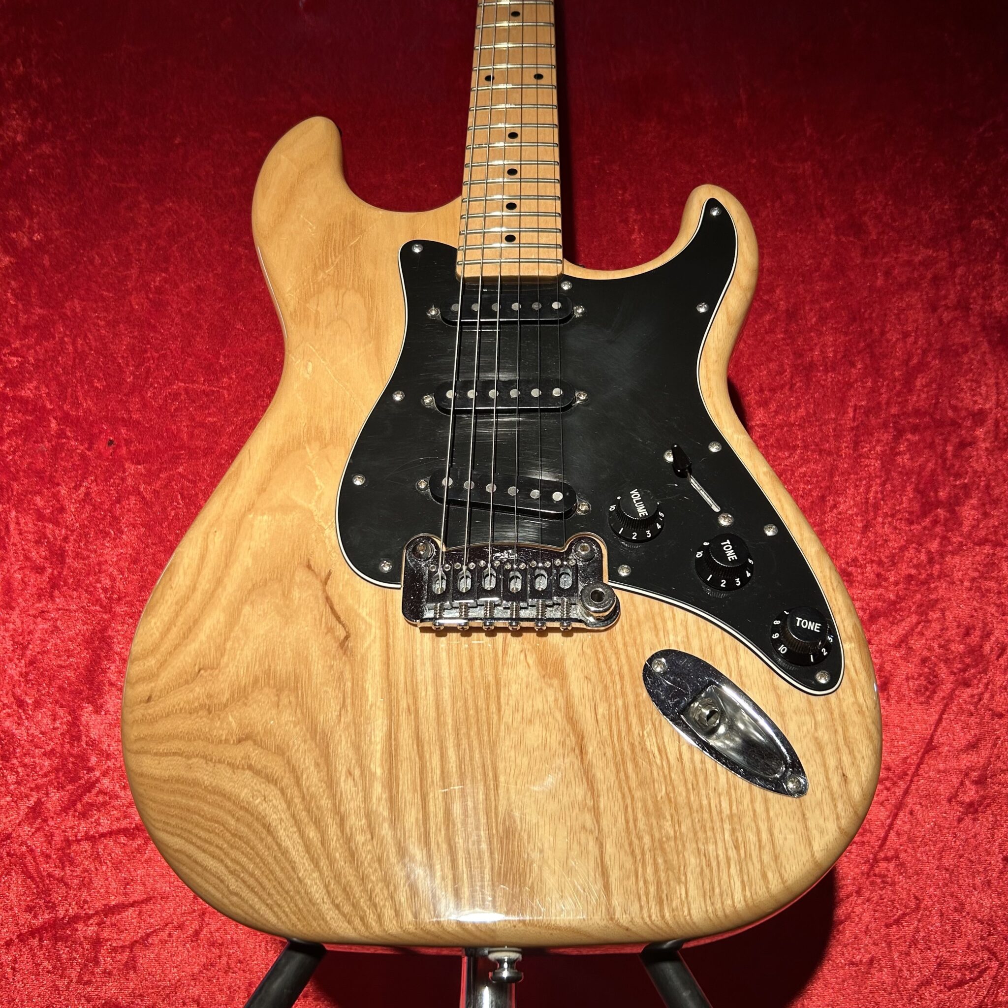 G&L Legacy Tribute Series Stratocaster Natural Gloss Finish